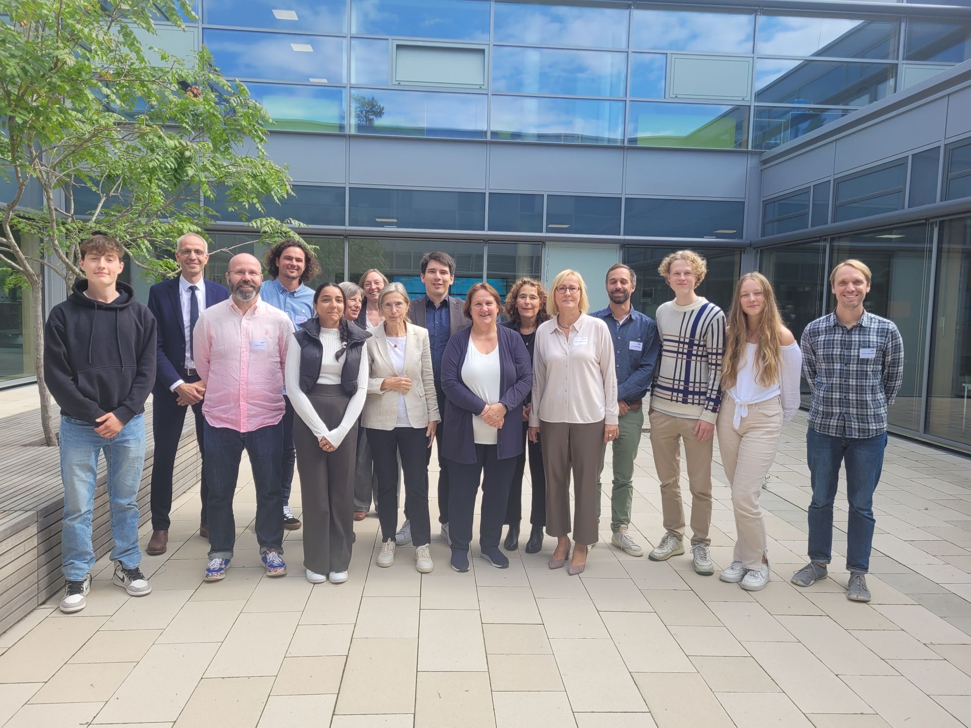 Besuch der Kultusministerin Theresa Schopper an der Drais ...